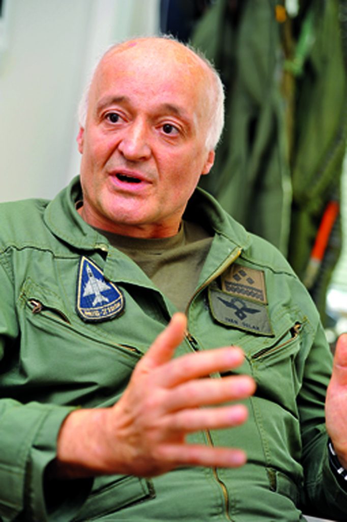 Ratni pilot, nastavnik, instruktor i probni pilot - Hrvatski vojnik