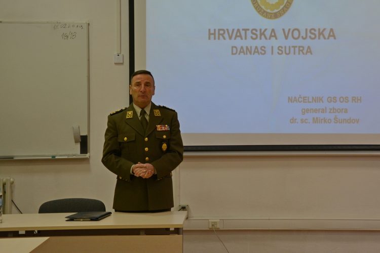 General Šundov održao predavanje polaznicima Visoke dočasničke izobrazbe - Hrvatski vojnik