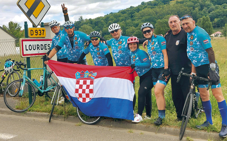 Emotivno putovanje od Rakitja do Lurda - Hrvatski vojnik