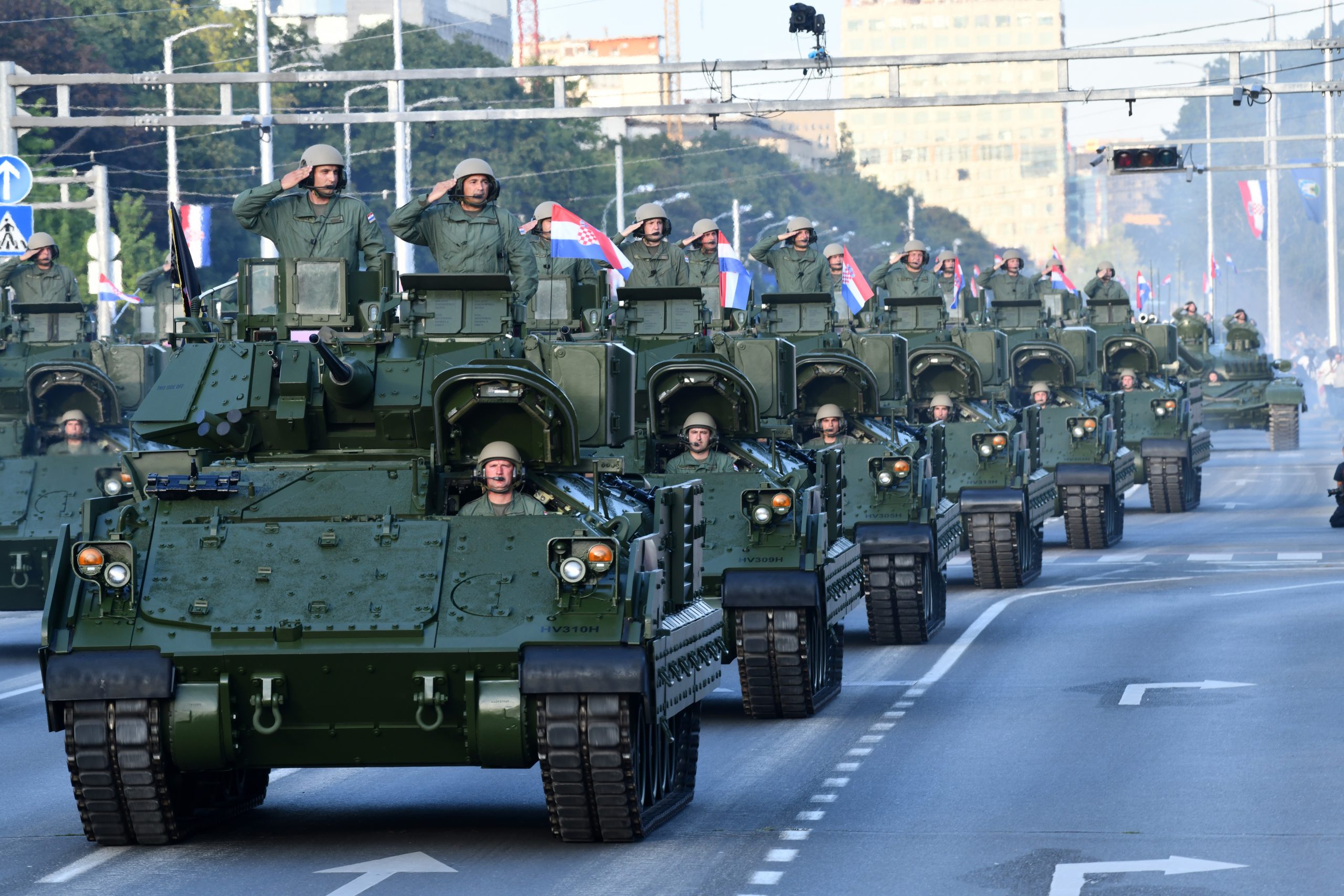 Vojni mimohod u čast 30. godina Oluje - Hrvatski vojnik